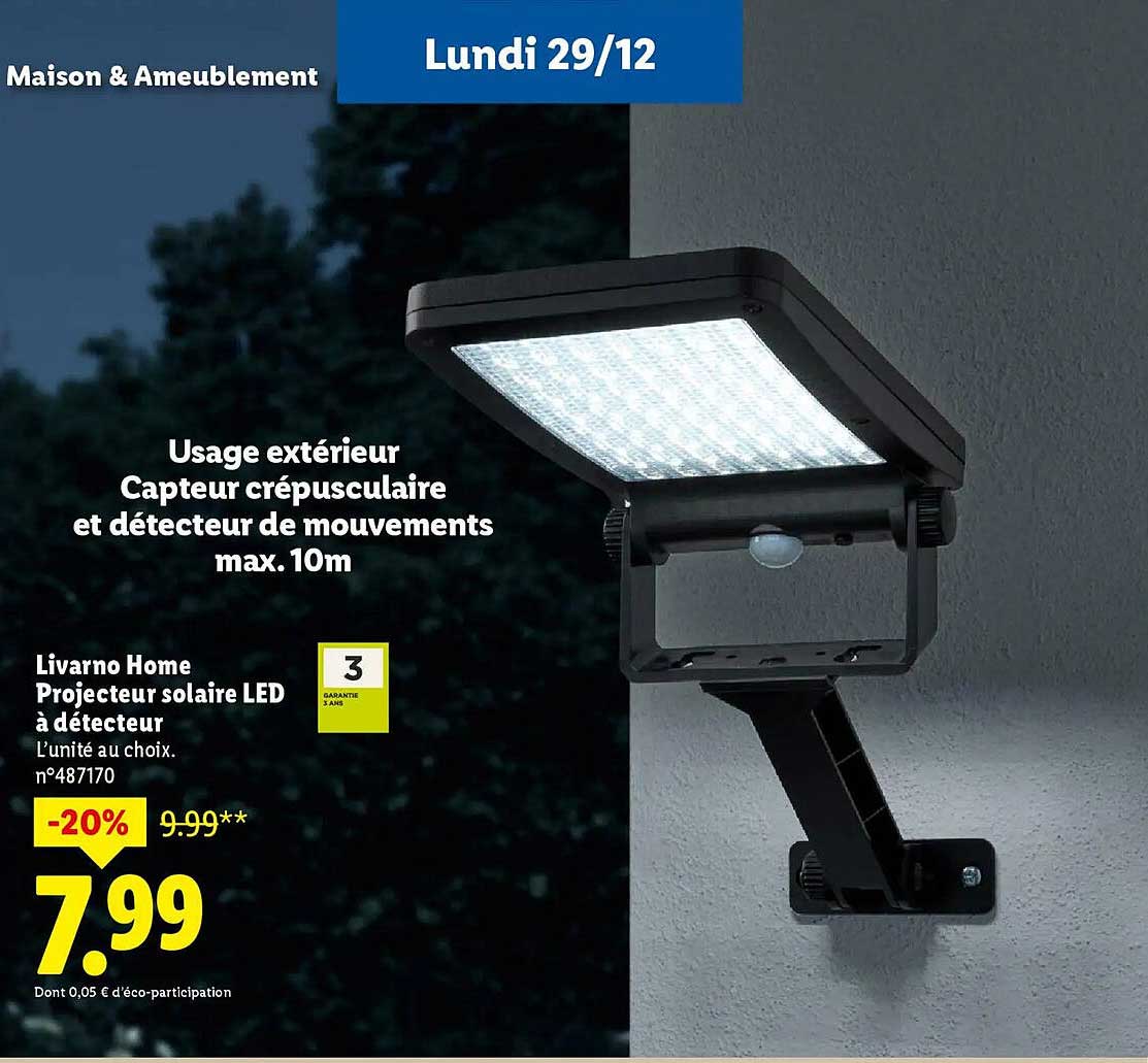Promo Projecteur Solaire Led À Détecteur chez Lidl - 123Catalogue.fr